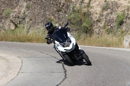 Quadro4, así es la curiosa experiencia de conducir el único scooter de ...