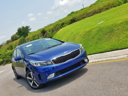 Manejamos el KIA Forte Hatchback, tan bueno como el sedán pero más ...
