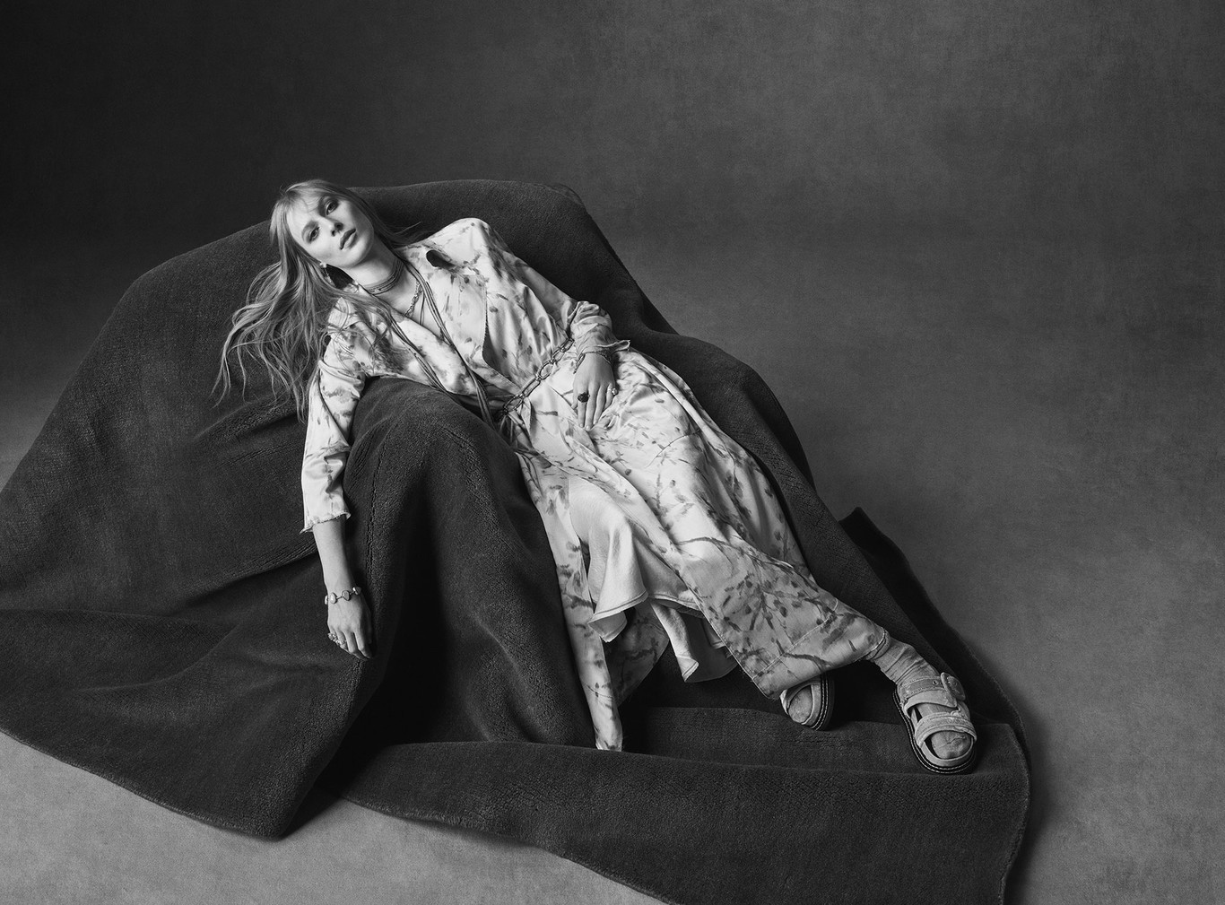 Zara estrena campaña con impresionantes looks que parecen lujo y ...