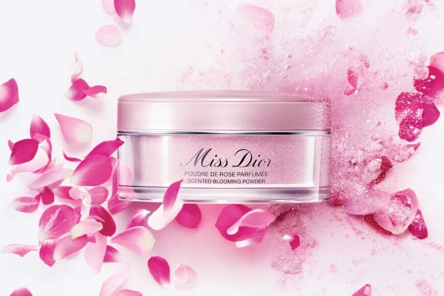 Miss Dior amplía su gama con los polvos corporales Miss Dior Blooming ...