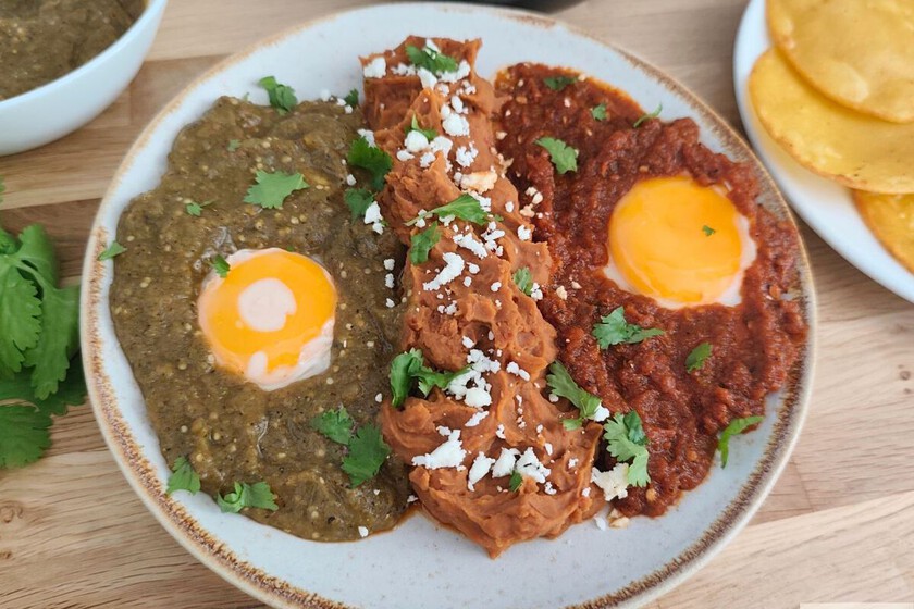 Huevos divorciados: la forma más sabrosa de desayunar en México