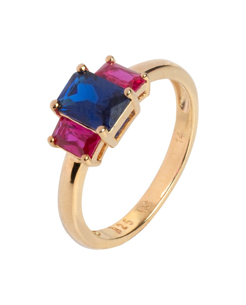 Nueve anillos que elevarán los looks de invitada esta temporada por ...