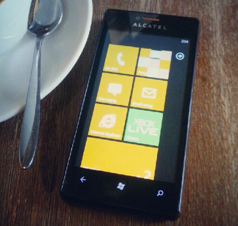 Alcatel se une a Windows Phone