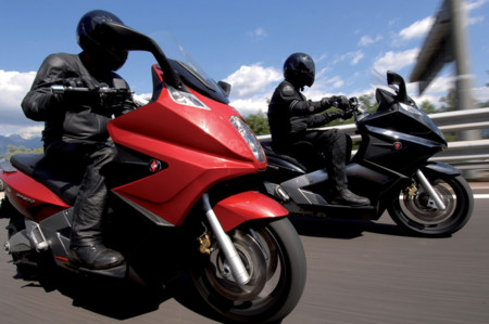 Gilera GP 800 maxi-scooter