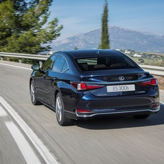 Lexus ES 300h y RC 300h 2019, prueba contacto: híbridos de lujo con ...