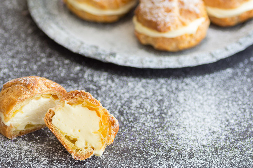 Petit choux con lemon curd. Receta de cocina fácil, sencilla y deliciosa