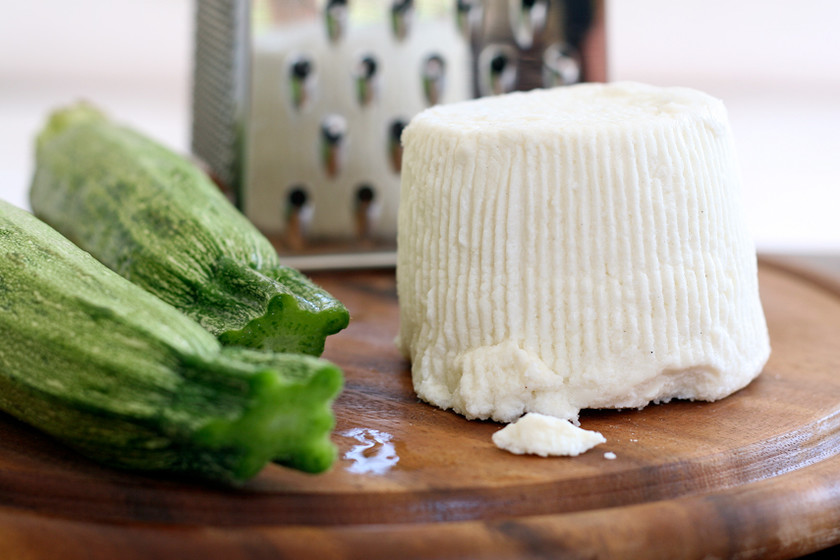 Requesón: el falso queso que puede ofrecer muchas proteínas y menos grasas