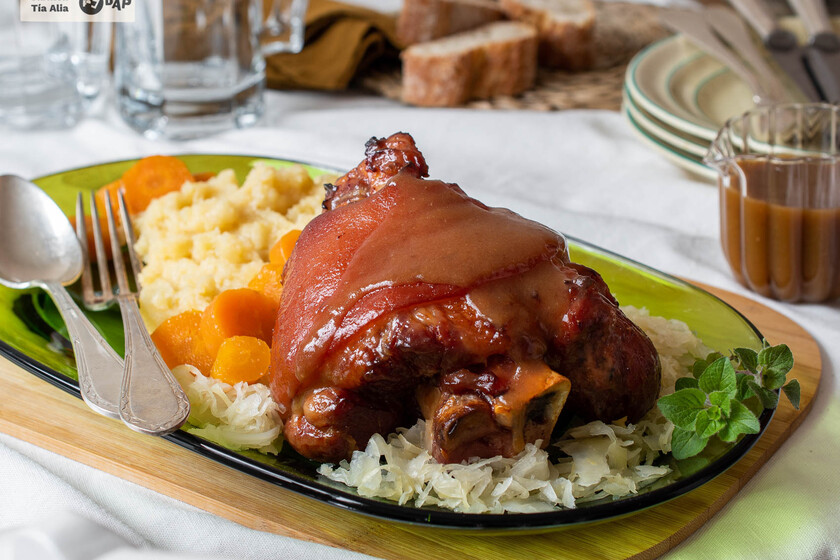 Codillo al estilo alemán, receta de cocina fácil, sencilla y deliciosa
