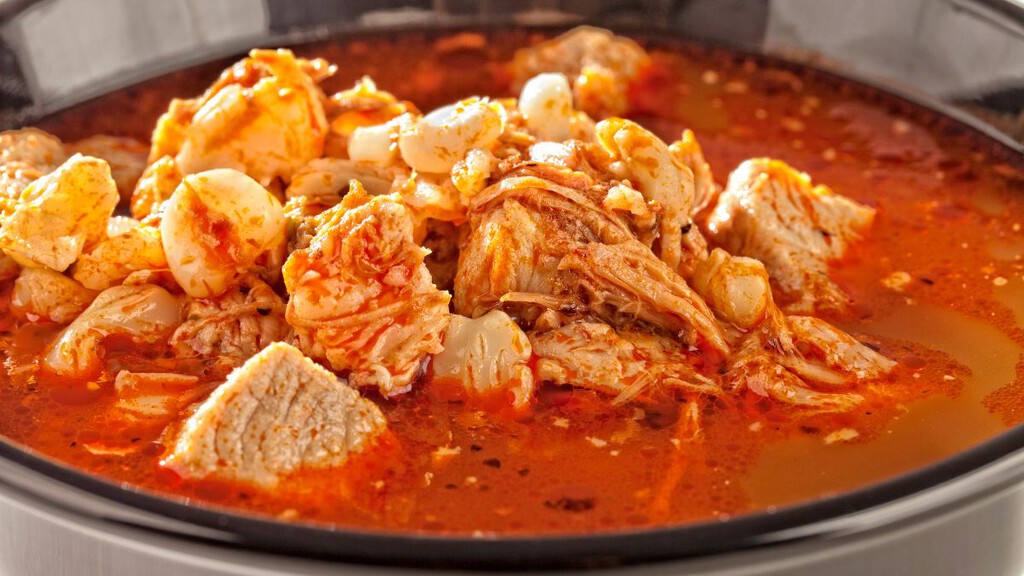 Cómo preparar pozole con cabeza de puerco, una receta tradicional para ...