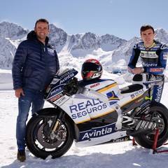 Reale Avintia Racing, presentación de su MotoGP 2017 en helicóptero