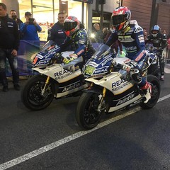 Reale Avintia Racing, presentación de su MotoGP 2017 en helicóptero