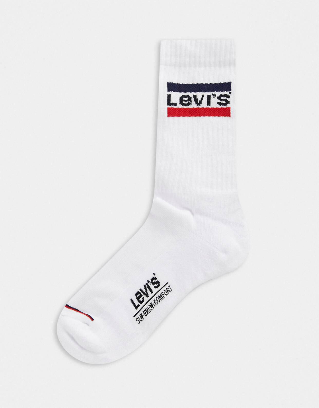 Este otoño-invierno toca lucir calcetines y estos 11 modelos con logo ...