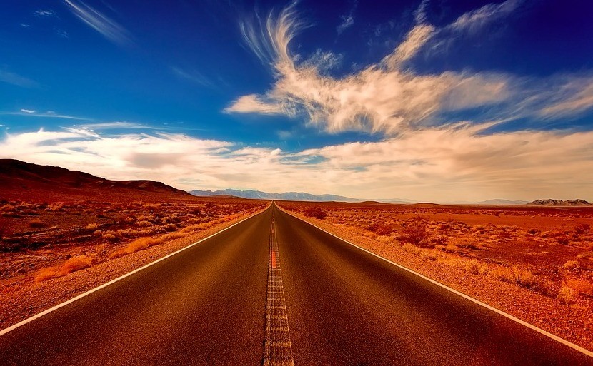 ¿Te gusta conducir? Entonces debes probar la carretera recta más larga ...