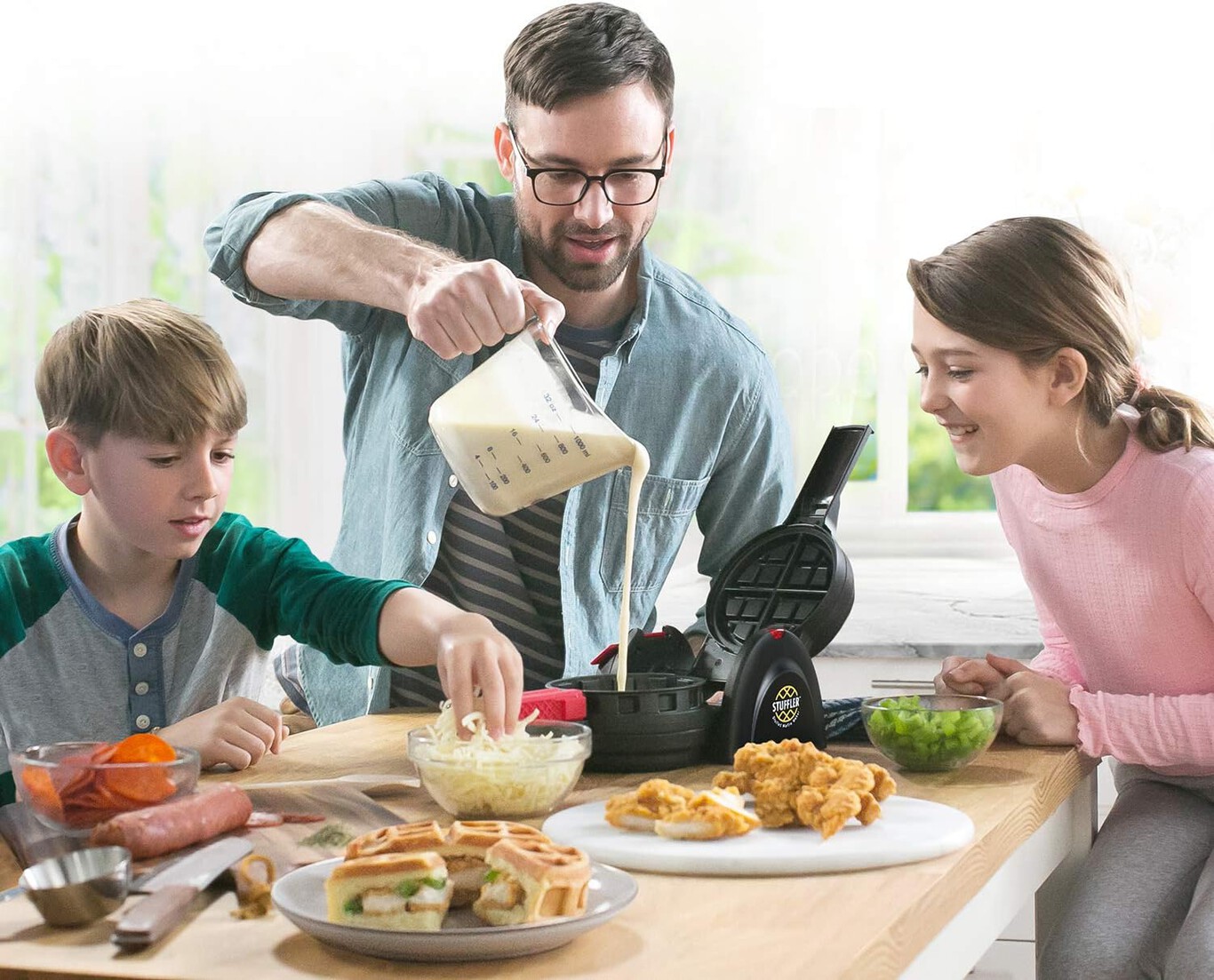 Con esta máquina podrás disfrutar de deliciosos waffles rellenos por ...