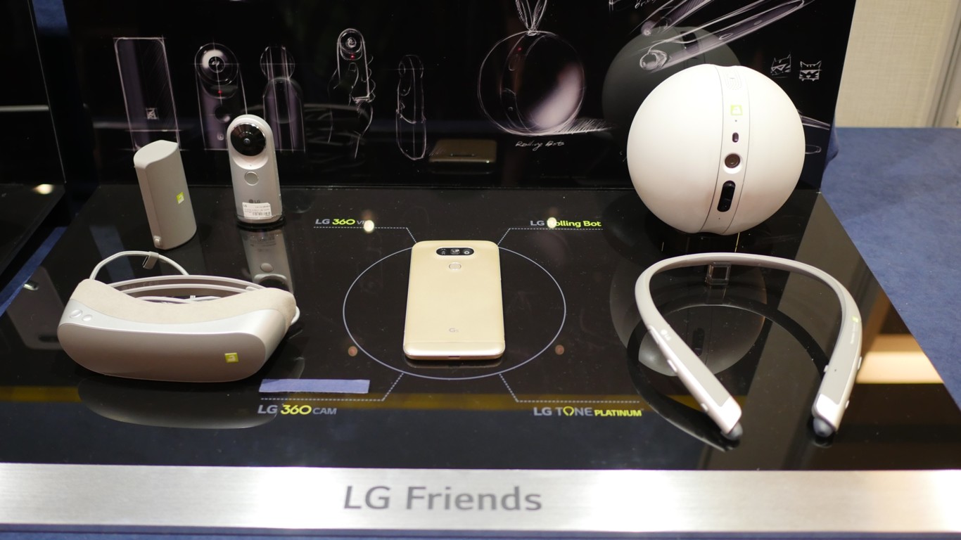 Precios oficiales de los LG Friends, los accesorios del LG G5 ...