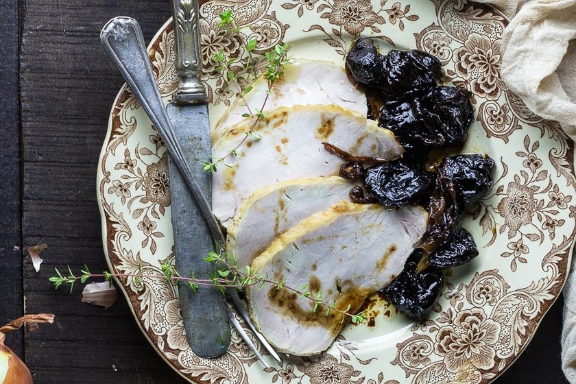 Lomo de cerdo horneado con salsa de ciruelas pasas. receta de cocina ...