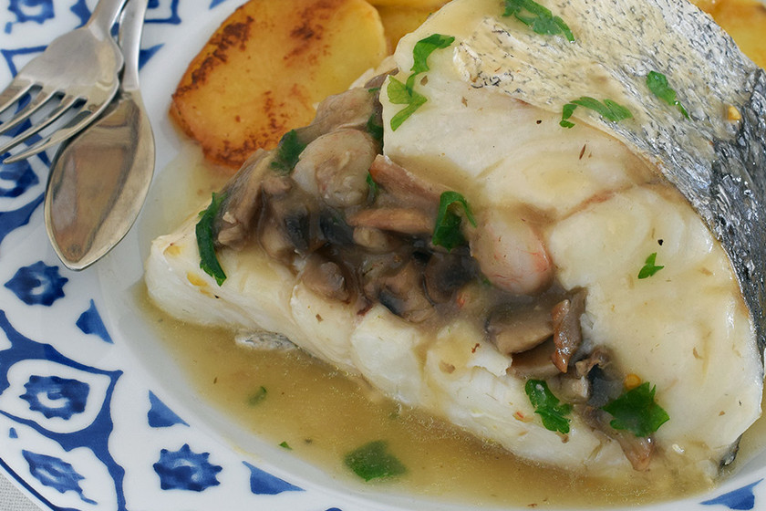 Merluza rellena de champiñones y gambas. Receta de cocina fácil ...