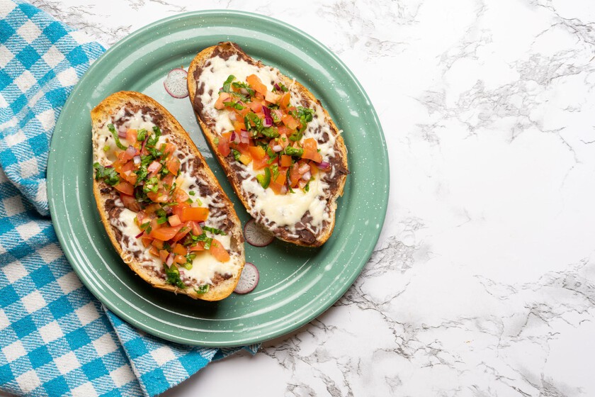 Recetas con pechuga de pollo desmenuzada: cómo hacer Molletes de pollo ...