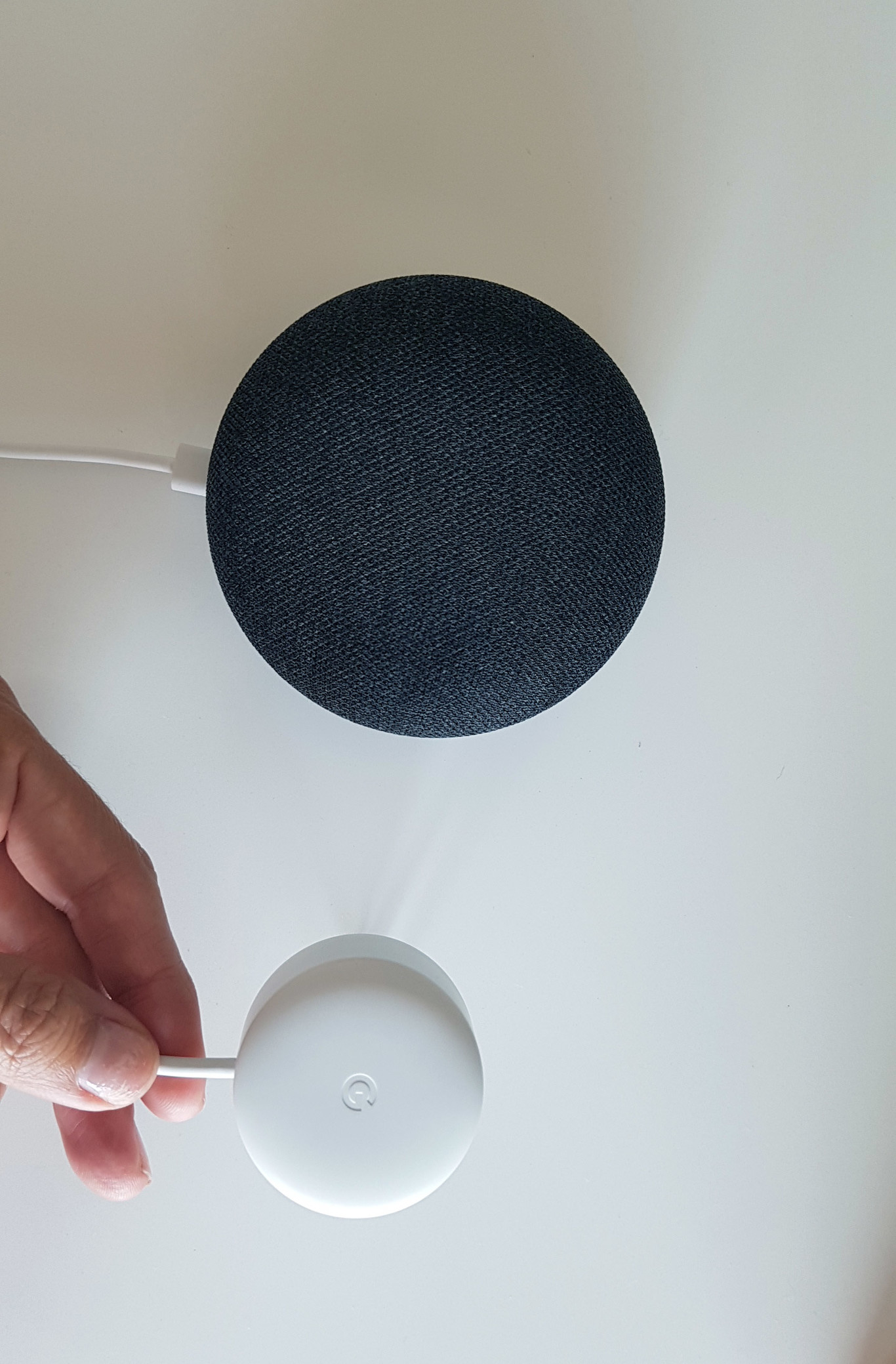 Probamos el Google Home Mini en casa