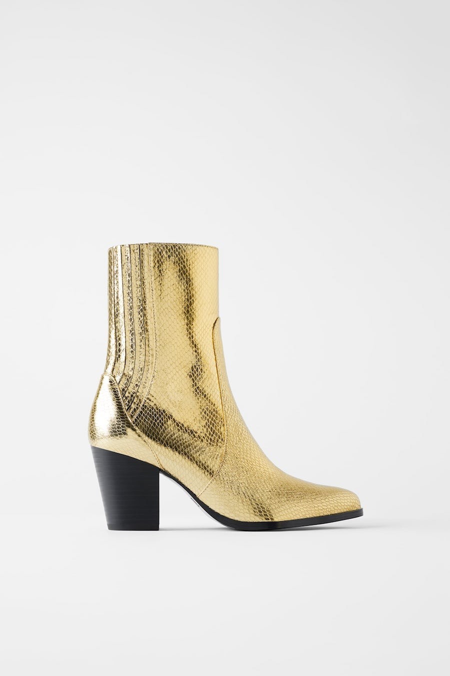 Botines dorados que puedes combinar con vaqueros o con pantalones ...