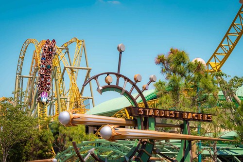 Fallece un hombre en una de las principales montañas rusas de Universal ...