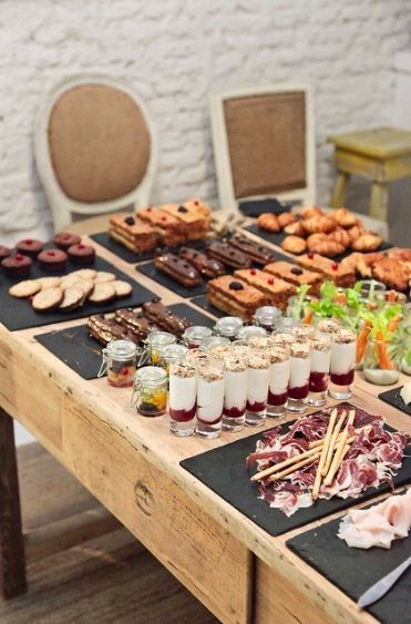 ¿Demasiados invitados? 5 trucos para una reunión inolvidable