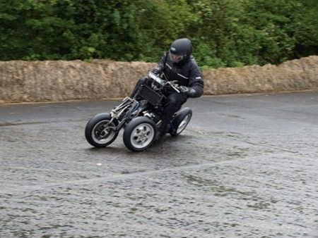 4-MC, una particular moto con cuatro ruedas