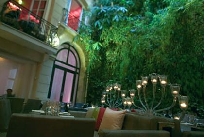 Pershing Hall, Hotel