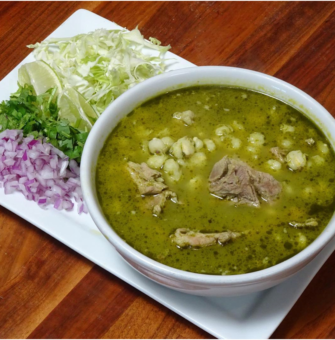 El tradicional pozole mexicano y sus variedades