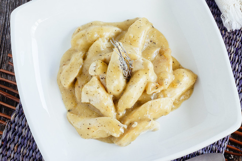 Pollo en salsa de pimienta. Receta fácil