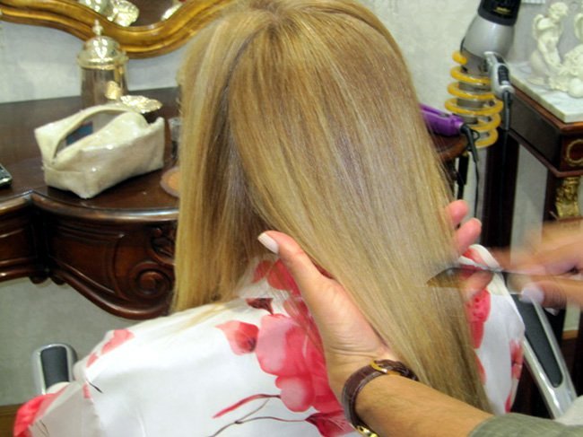 Cómo colocar el postizo para extensiones paso a paso: instrucciones y fotos