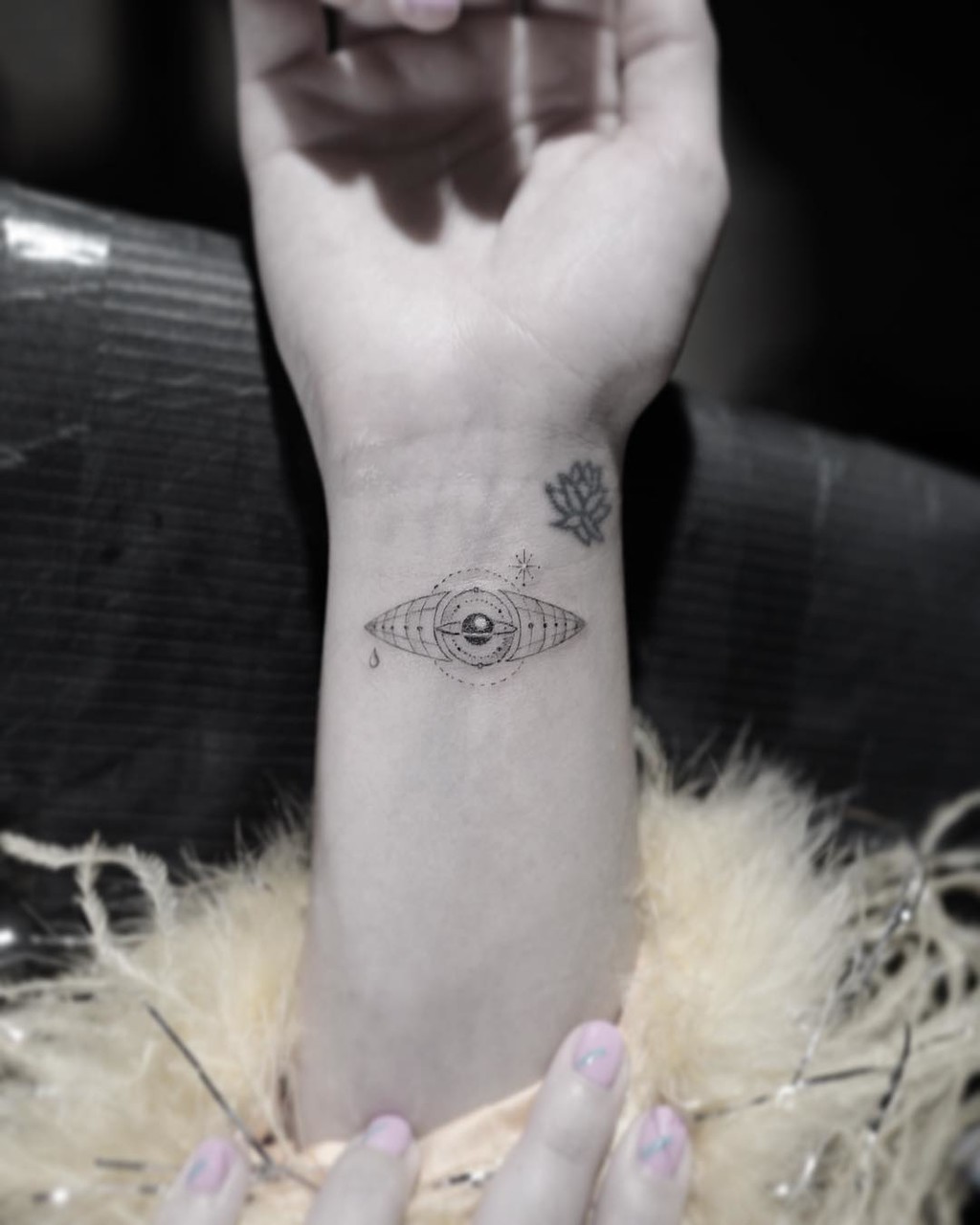 El tatuador de las celebrities, Dr.Woo, nos muestra los últimos ...