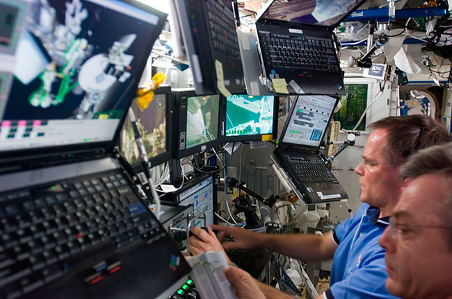Donde no te esperas un Windows, Estación Espacial Internacional (ISS)