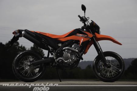 Honda CRF250M, prueba (valoración, vídeo, galería y ficha técnica)