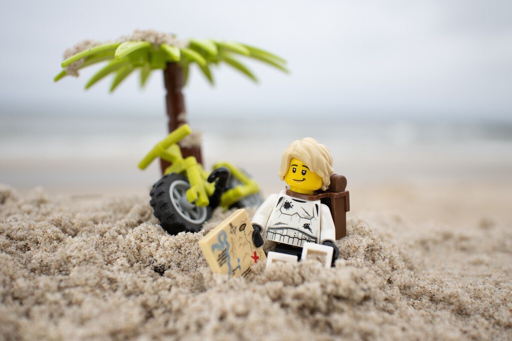 Un barco con 5 millones de Legos naufragó en el Atlántico hace más de ...