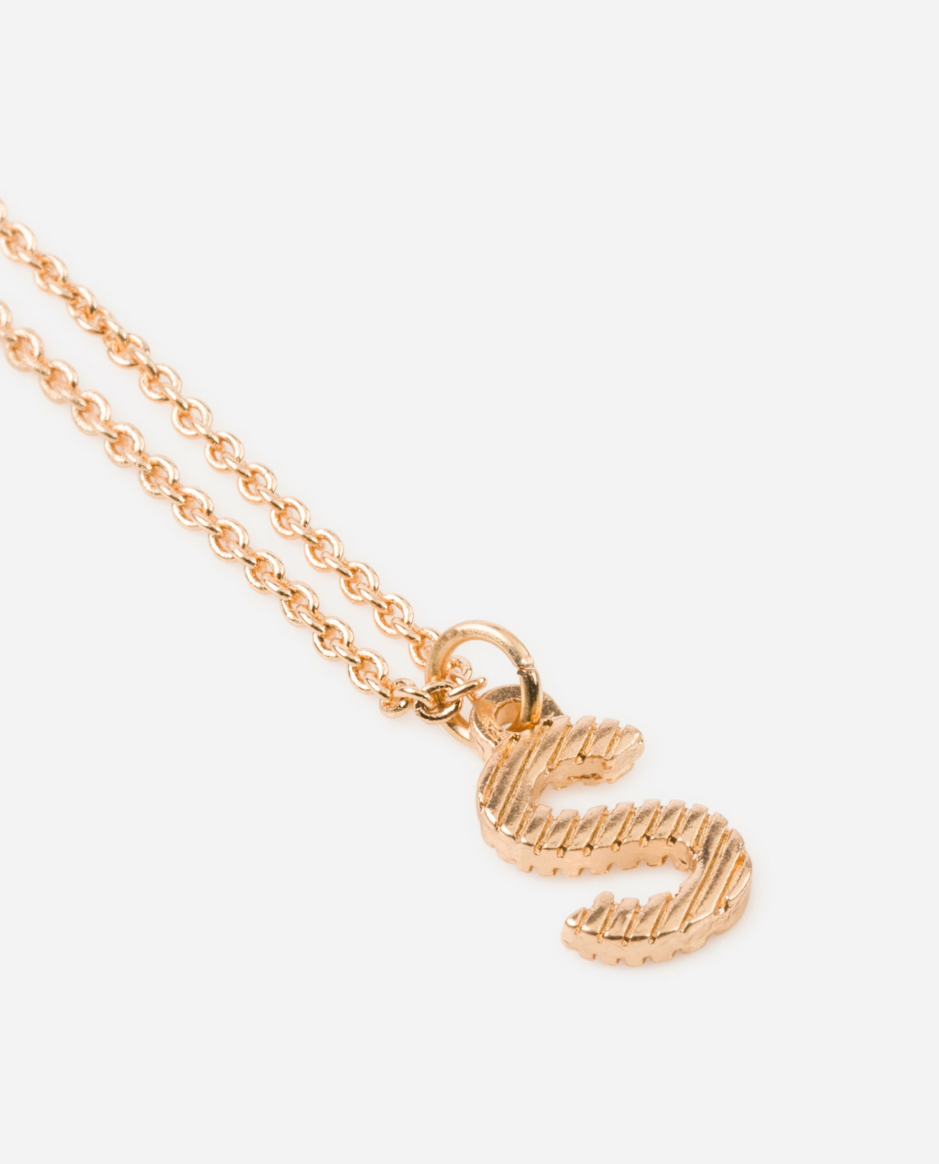 Los 29 collares con iniciales de tendencia con los que querrás llevar ...