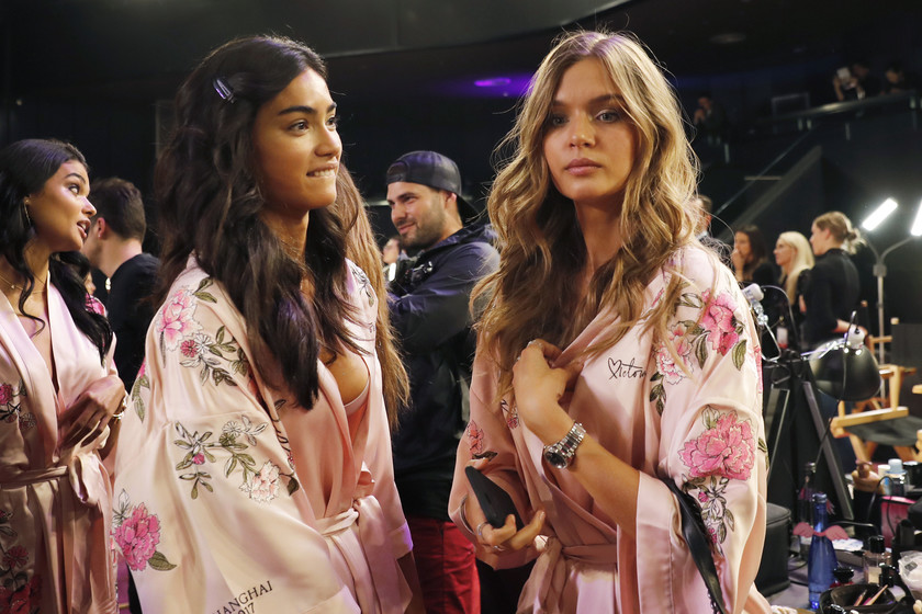 Nos colamos en el backstage de Victoria's Secret: así se preparan ellas ...