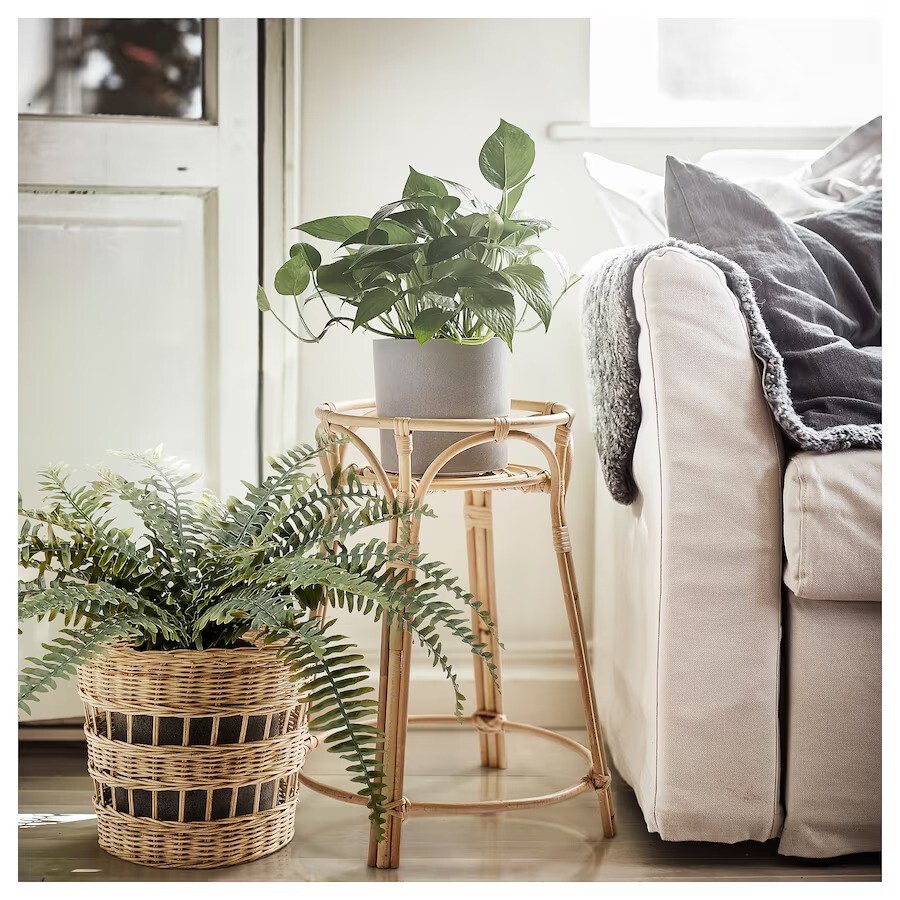 Seis maceteros con pies para dar altura a las plantas de interior y ...