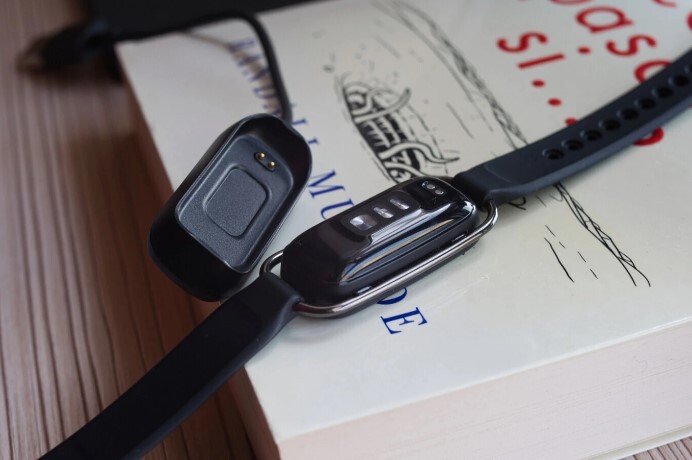 La pulsera de actividad más “estilosa” de OPPO está tirada de precio en ...