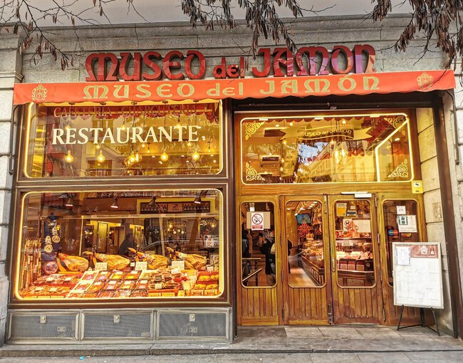 "Un visionario". Madrid rinde homenaje en Usera al fundador del Museo ...