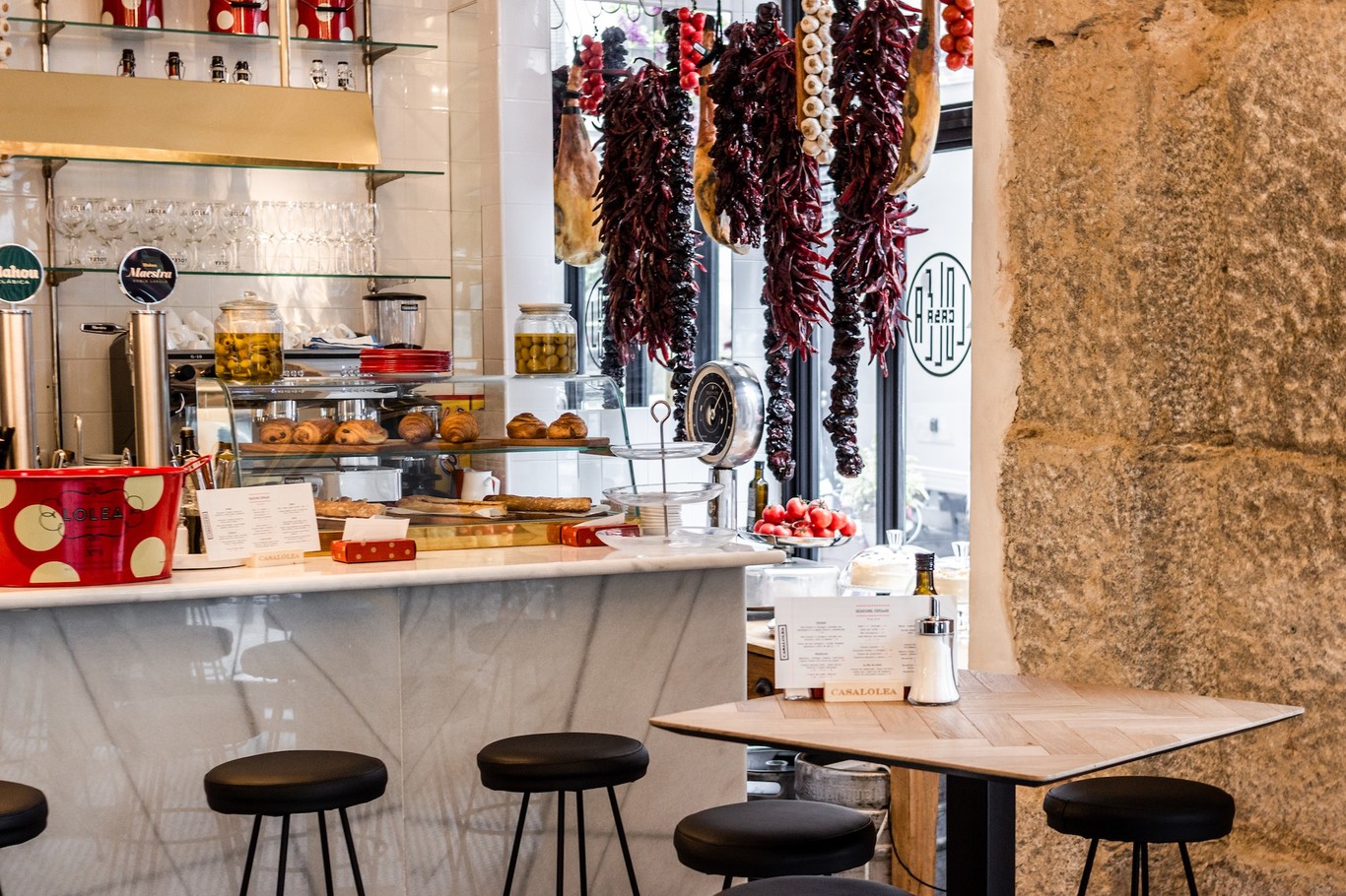 Casa Lolea inaugura su primer espacio de marca en Madrid, fiel a su ...