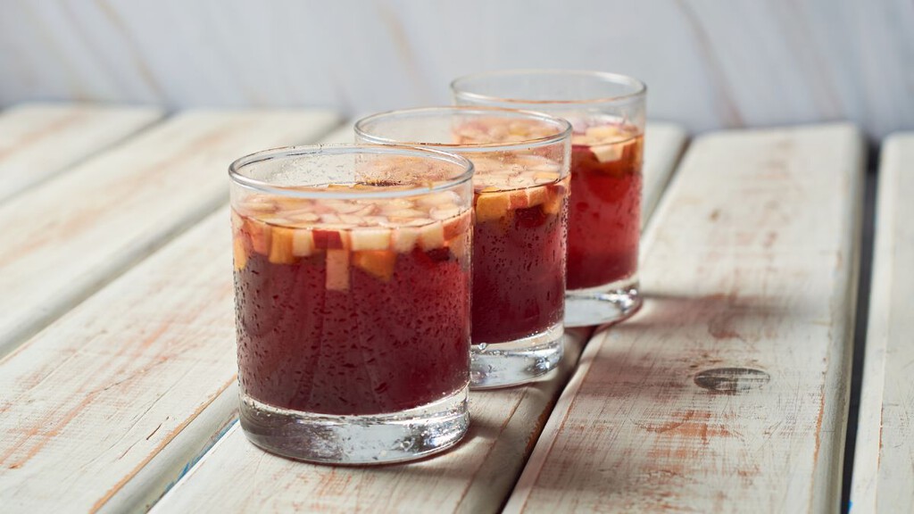 Clericot de vino tinto con frutas de temporada: cómo preparar la bebida ...