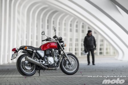 Honda CB1100, prueba (valoración, ficha técnica y galería)