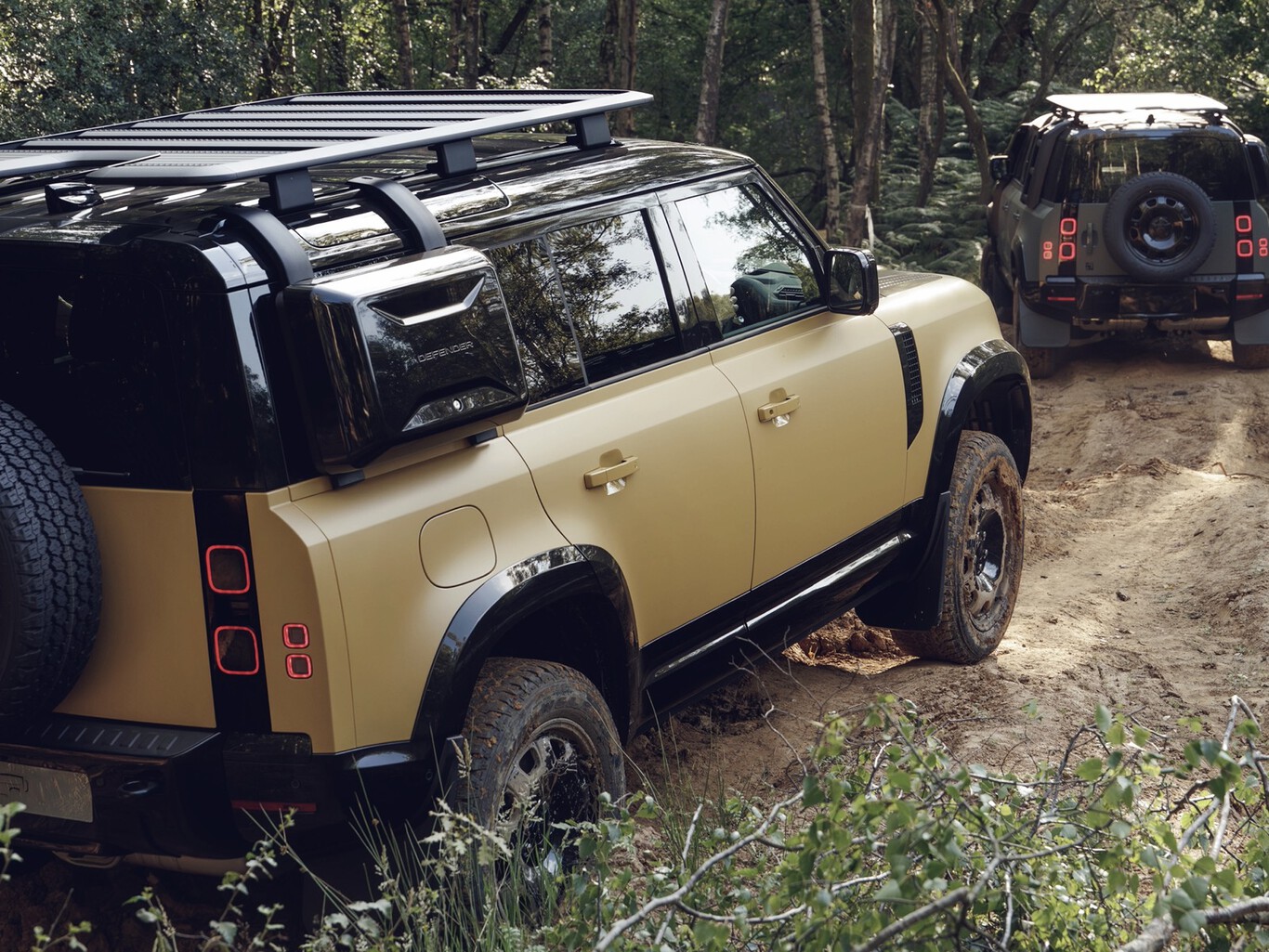 Probamos el Defender Trophy: cuando un motor diésel hace aún mejor a ...