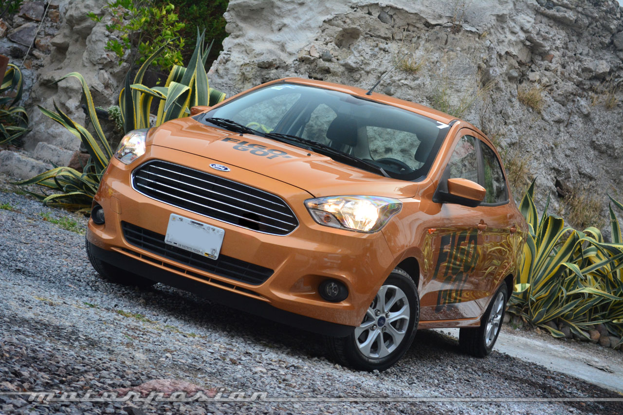 Probamos el Ford Figo… cuidado, millenial al volante (y al teclado)