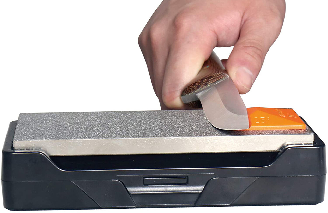 Cómo afilar un cuchillo (y las siete mejores herramientas para hacerlo)