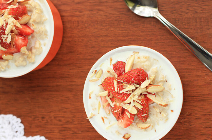 Avena con coco y fresas. Receta saludable