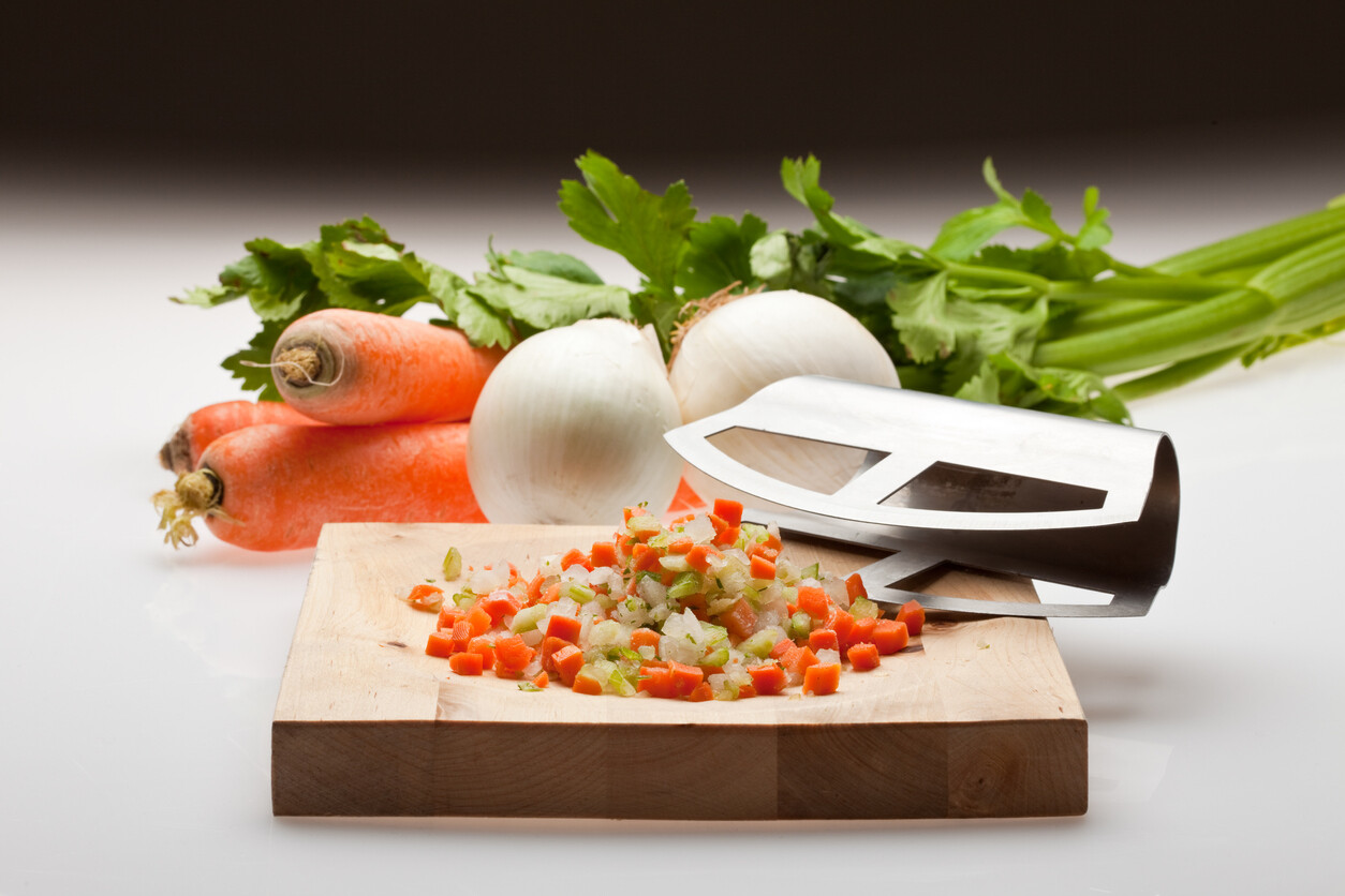 Qué es una mirepoix, cómo se prepara, cuáles son sus principales usos y ...