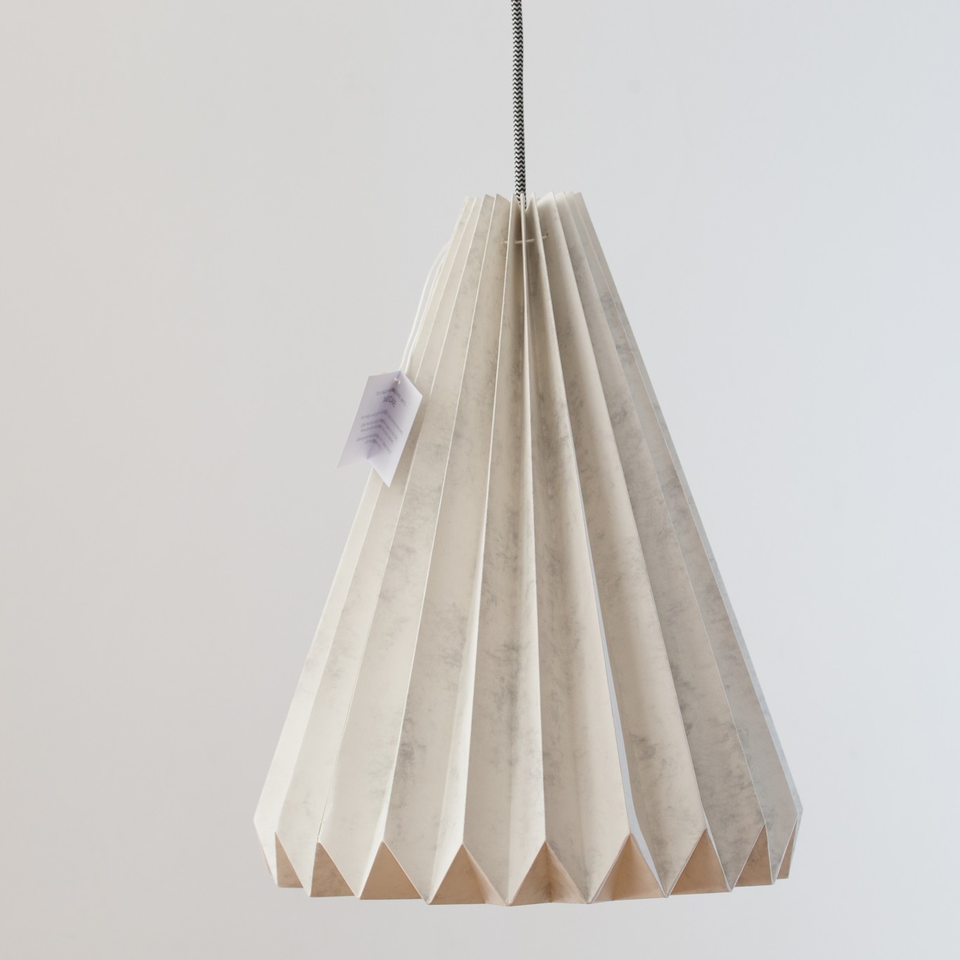 Lámparas de origami que enamoran tanto como los días de sol en invierno