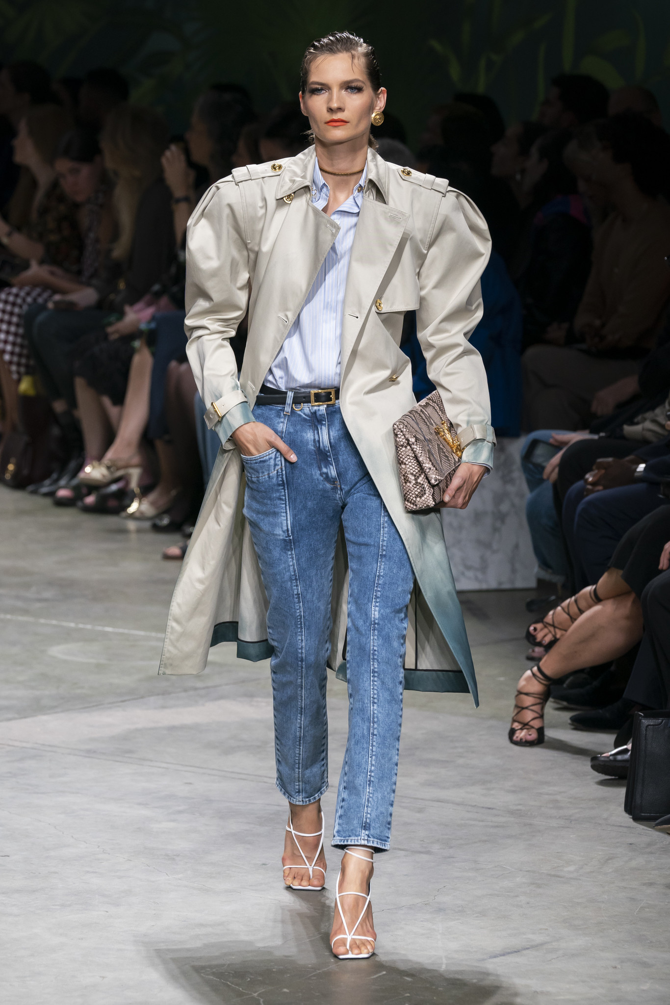 Versace ha presentado su nueva colección Primavera-Verano 2020 ...